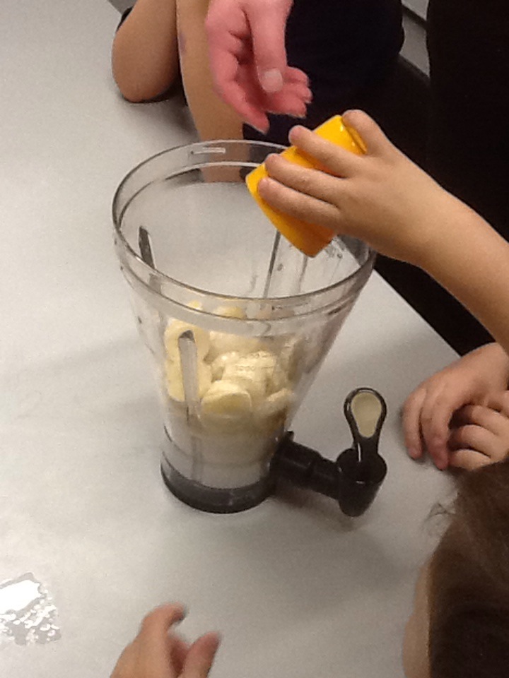 Fruit smoothies – Hoyland Common Primary School