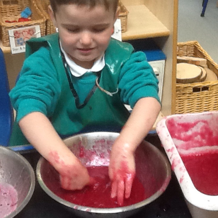 Strawberry jelly – Hoyland Common Primary School