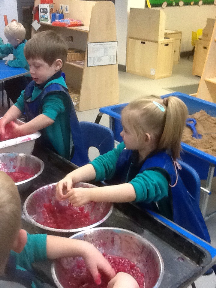 Strawberry jelly – Hoyland Common Primary School