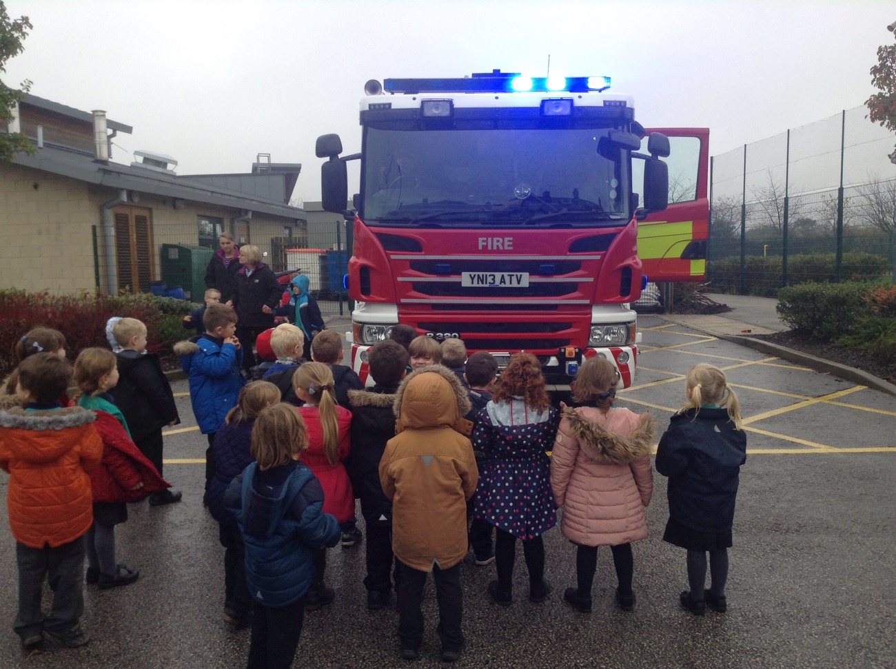 Exploring a fire engine – Hoyland Common Primary School